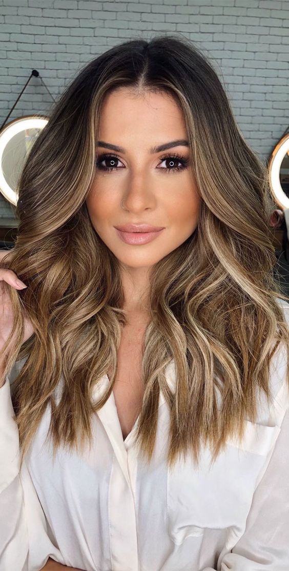 Tendencias de belleza Gen Z vs. Millennials – Famosos y Virales