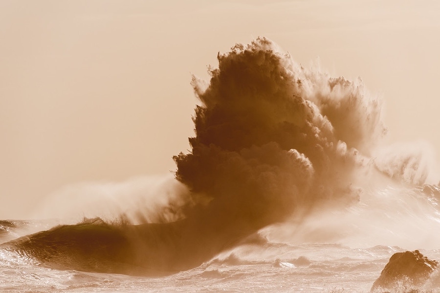 Impresionante fotografía de olas por Luke Shadbolt – Famosos y Virales